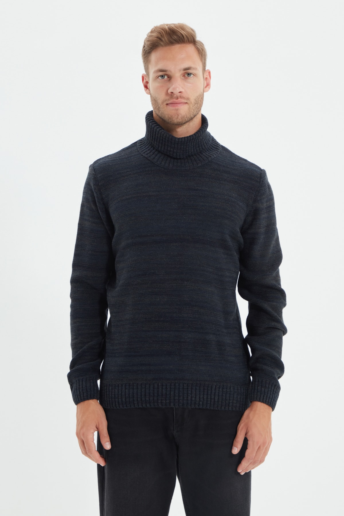 Trendyol Navy Blue Férfi Slim Fit Garbó mintás pulóver