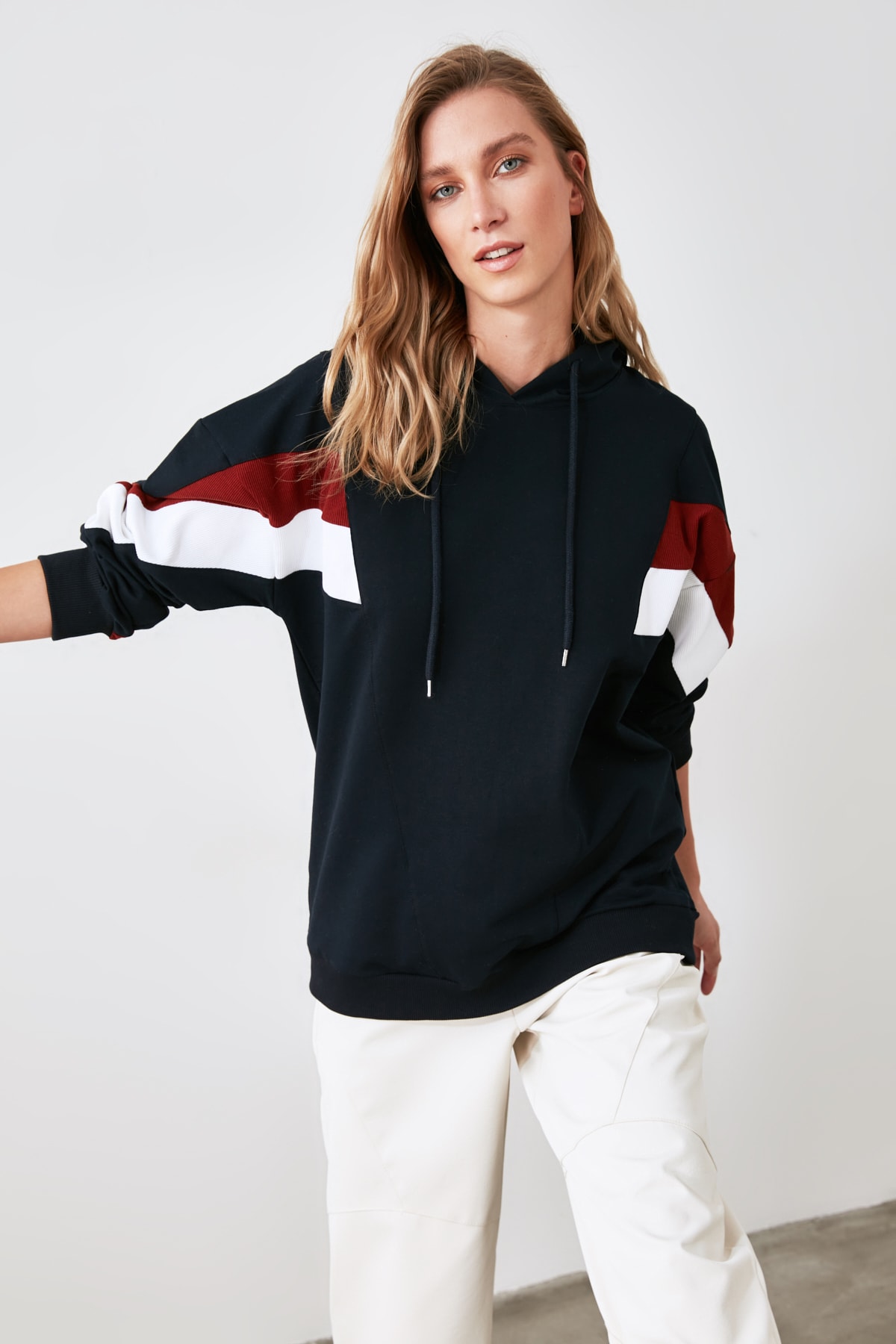 Trendyol Navy Blue Color Block Boyfriend Knitted Slim Sweatshirt