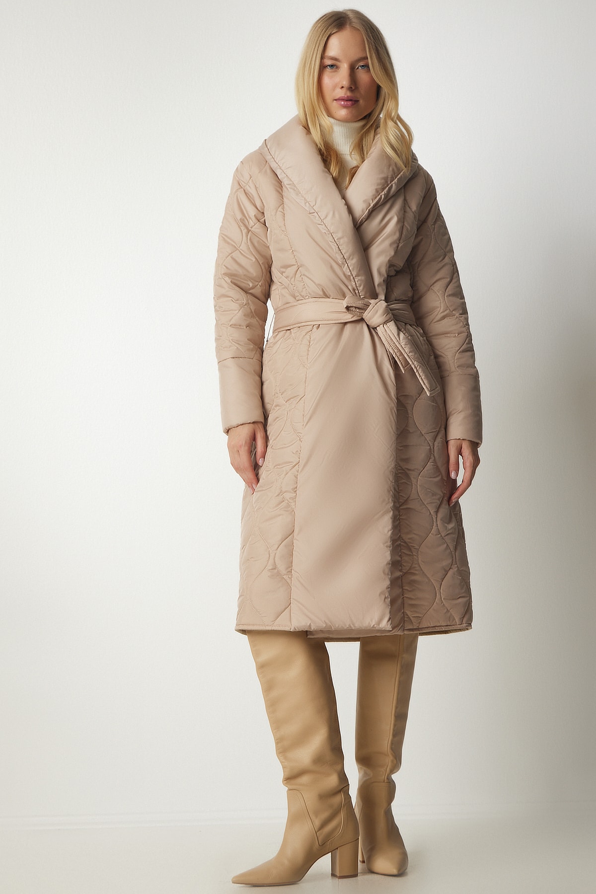 Happiness İstanbul Women's Cream Belted Shawl Collar Quilted Coat