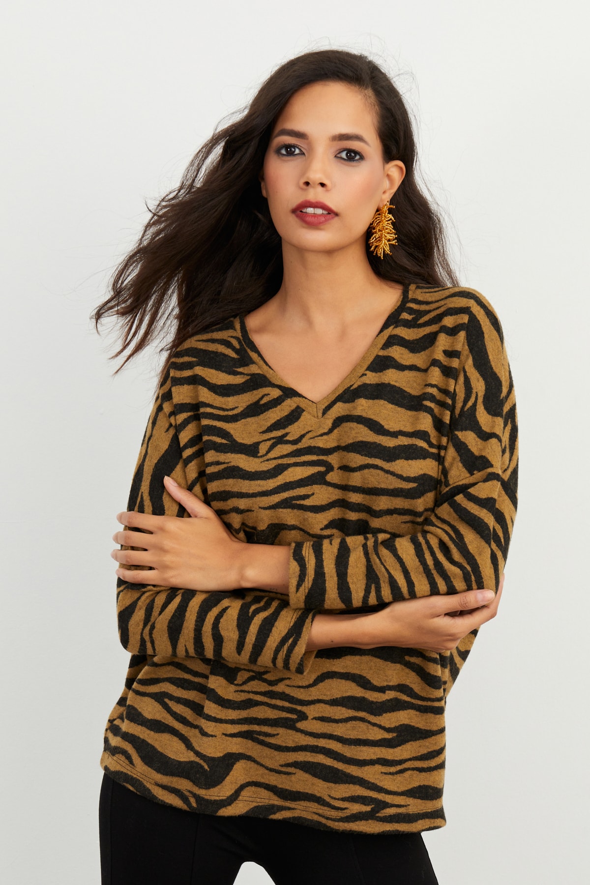 Cool & Sexy Women's Camel-Black Plump Blouse