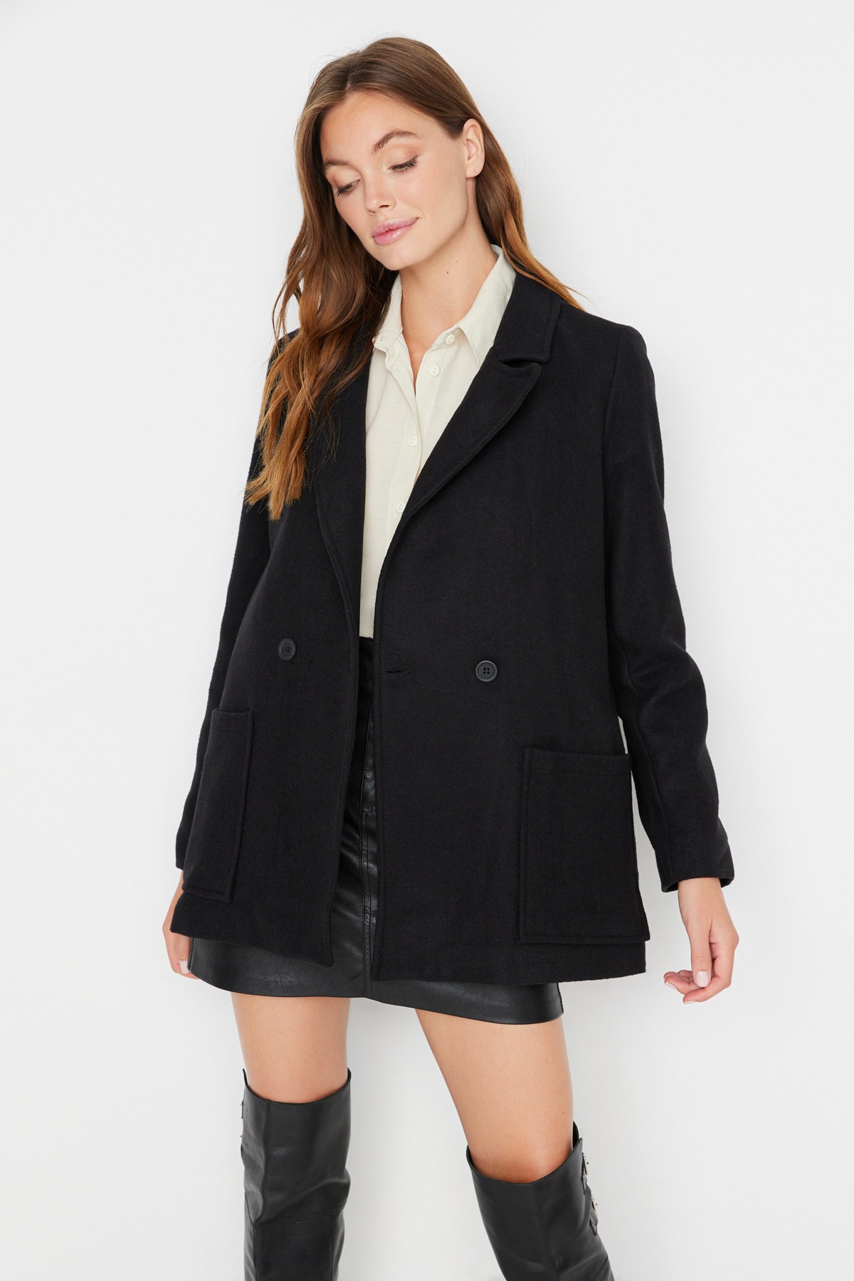 Imbracaminte moderna si incaltaminte pentru barbati si femei ...