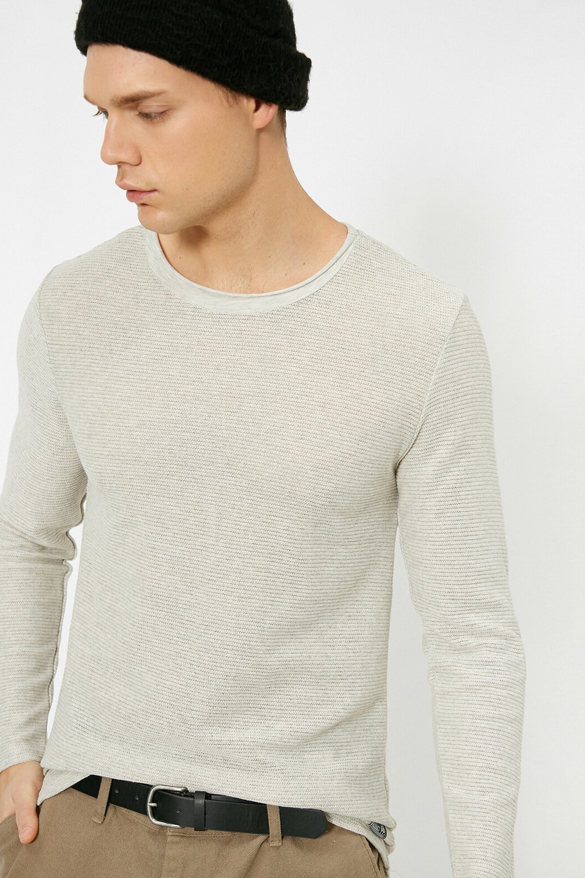 Koton Men's Ecru Crew Neck Textured Fabric Seasonal Slim Fit Sweater