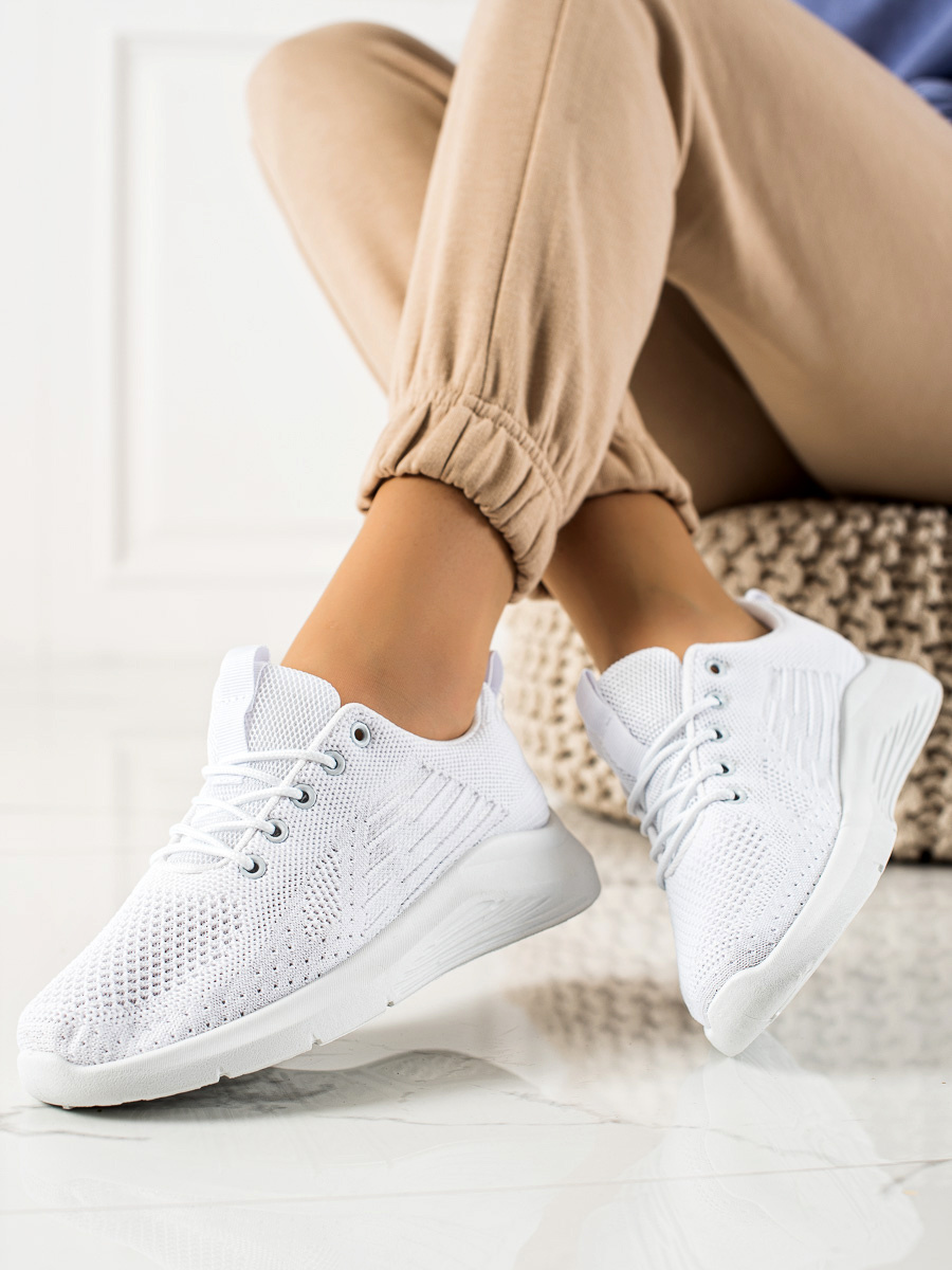 TRENDI COMFORTABLE TRAINERS