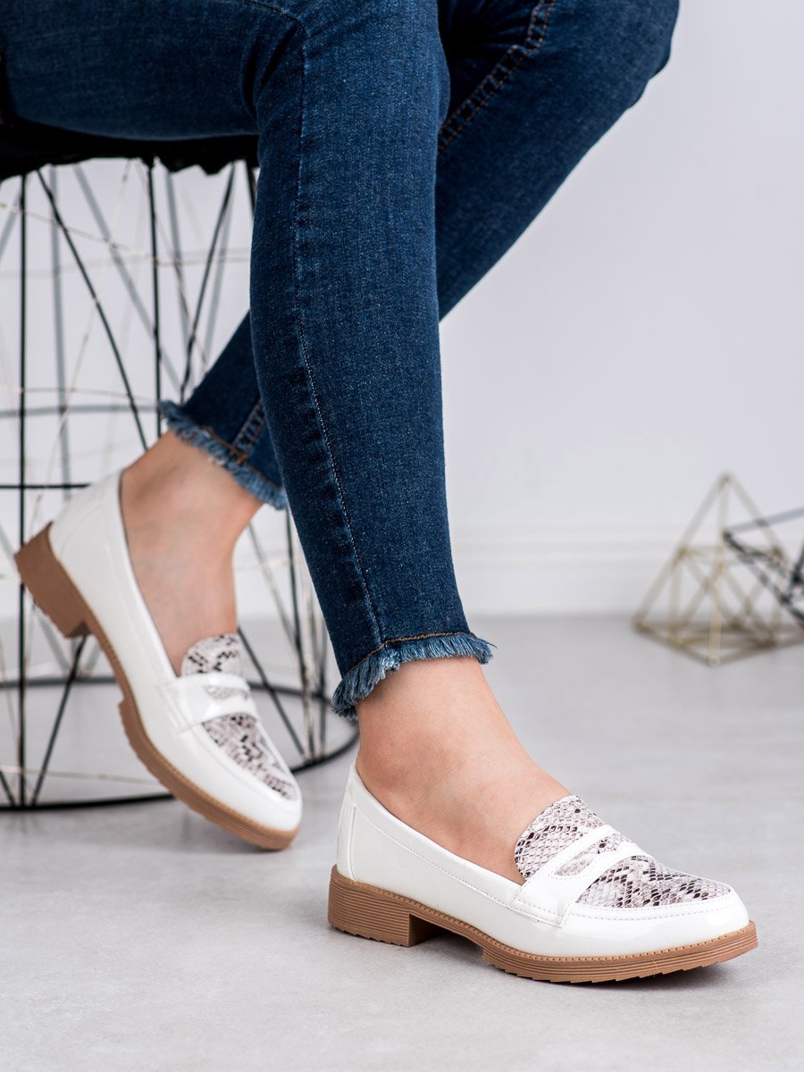 BESTELLE LACED MOCCASINS
