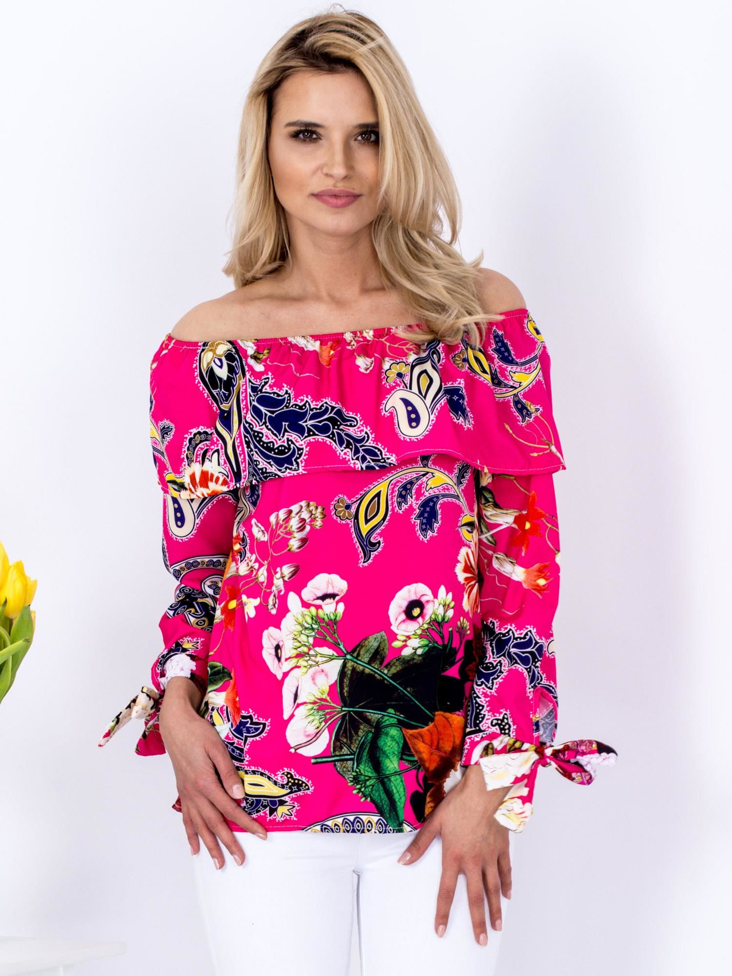A patterned Spanish blouse with tied sleeves pink