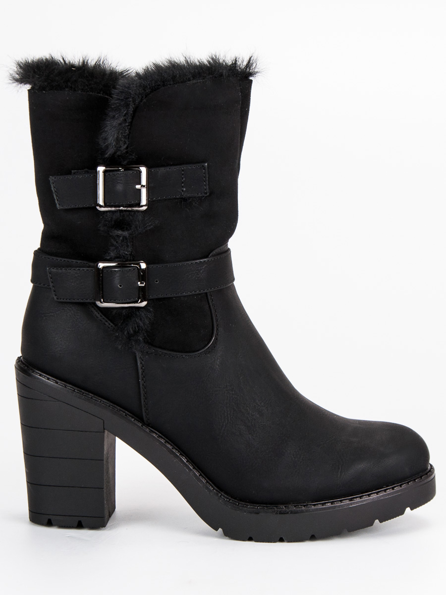 INSULATED BOOTS ON STEERING COLUMN